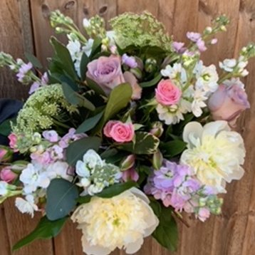 Devine Flowers award winning wedding florist & flower shop Bucks/Berks
